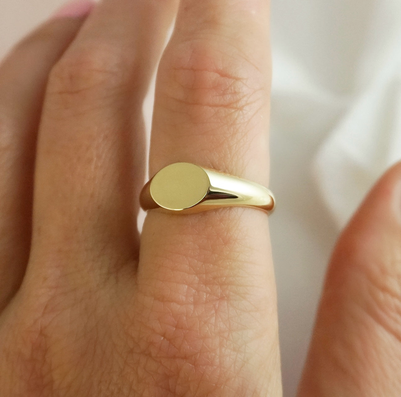 Oval Flat Top 18ct Yellow Gold Signet Ring – York Jewellers AU